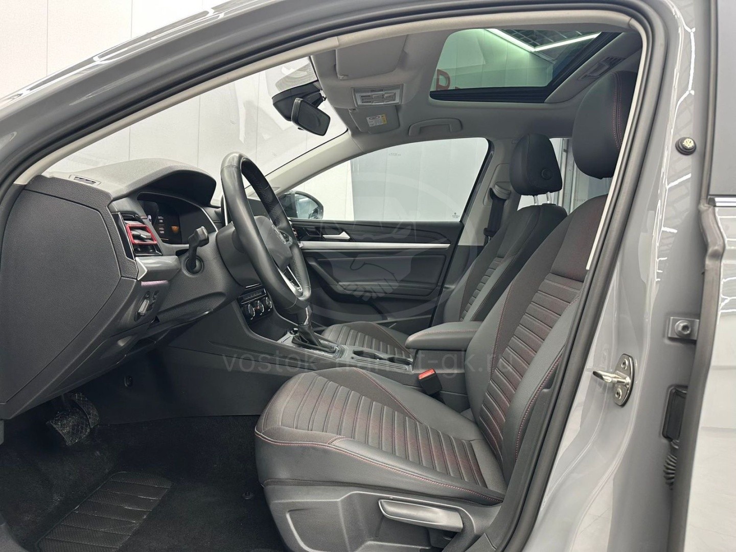 Заказать Volkswagen Lavida в Китае